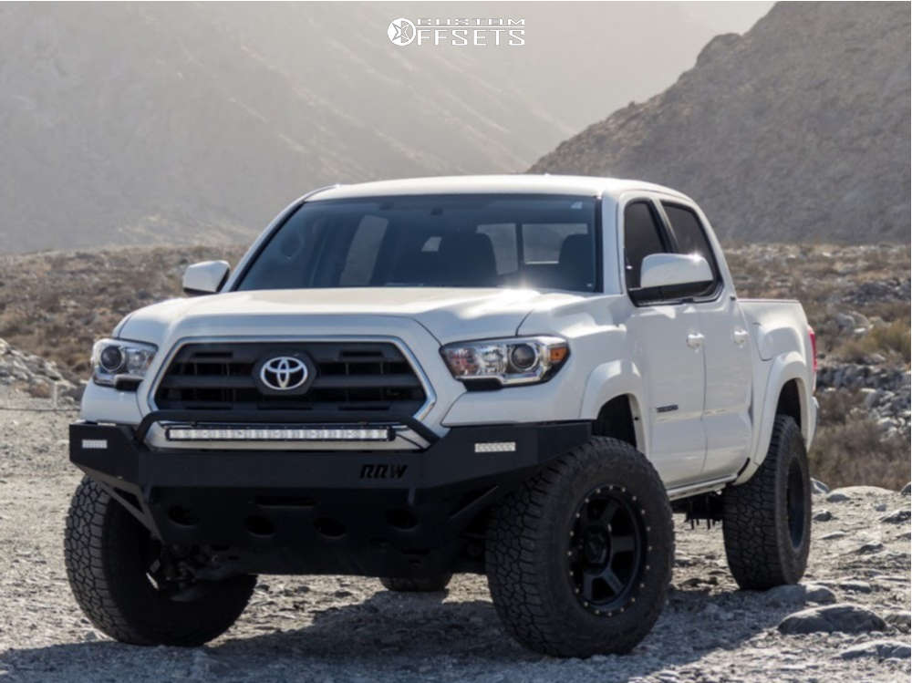 What Fits My Toyota Tacoma? | Custom Offsets