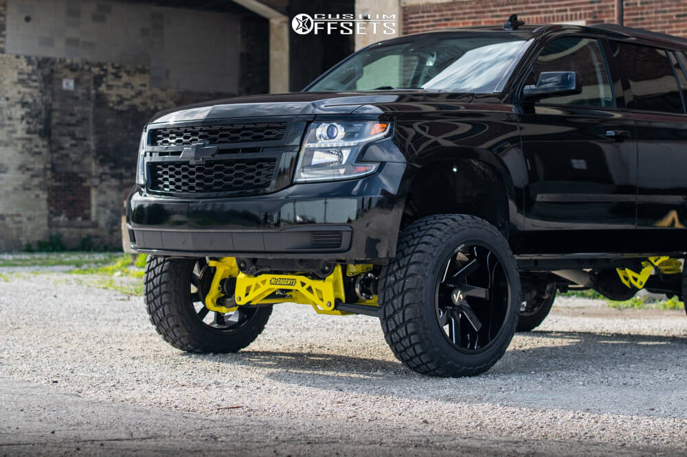 What Fits a Chevrolet Tahoe? | Custom Offsets